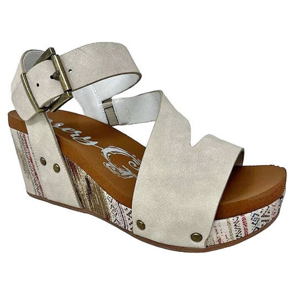 Very G | Shoes | Very G Giavanna Open Toe Wedge Sandals In Cream | Poshmark